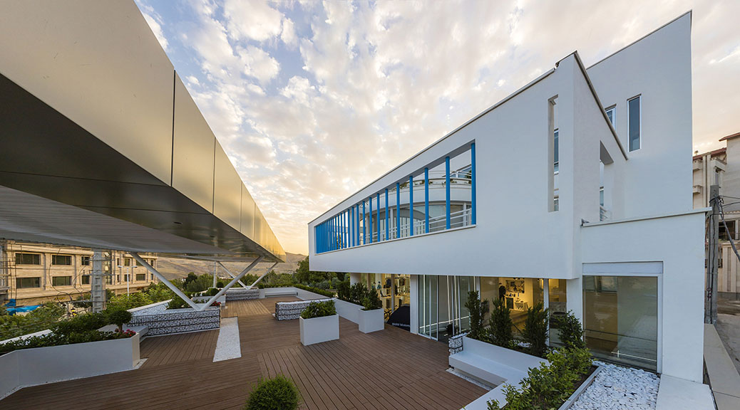 Lavasan BMW Center / DYBAN International - Iranian Architect